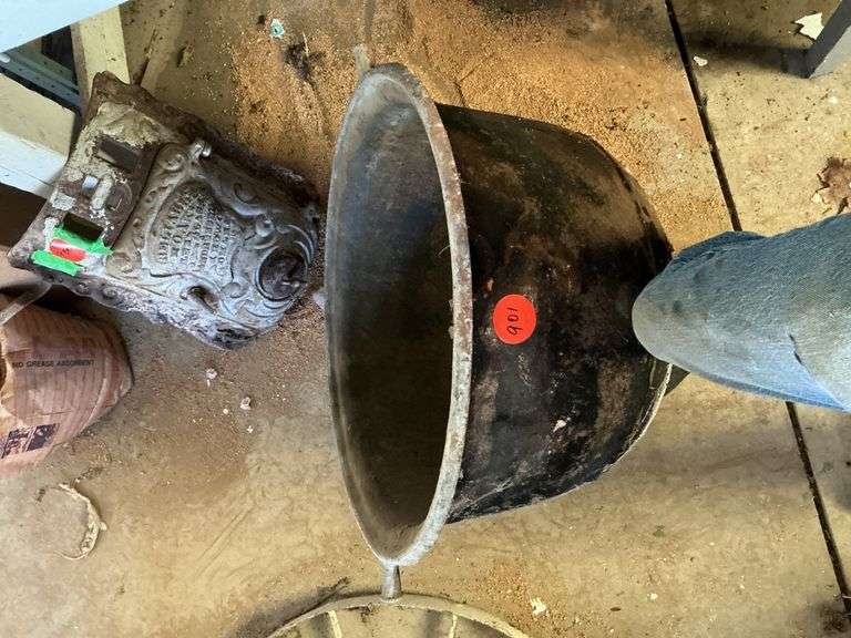 Cast iron rendering pot - SCHULTIS & SON, INC.