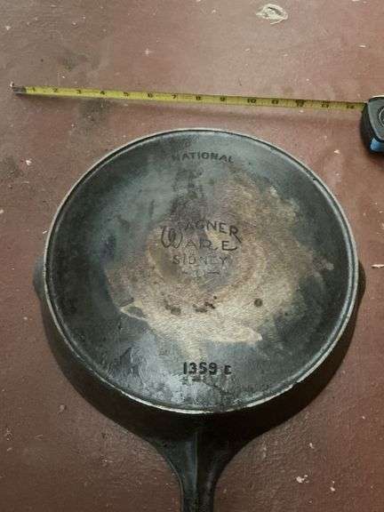 Wagner Ware National 10 in cast iron skillet. - SCHULTIS & SON, INC.