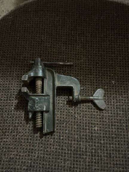 cast iron bird- miniature bench vise - SCHULTIS & SON, INC.