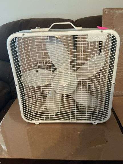 Aerospeed two speed box fan. - SCHULTIS & SON, INC.