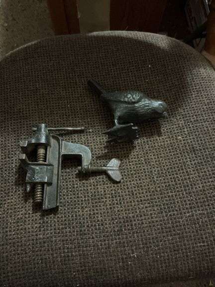cast iron bird- miniature bench vise - SCHULTIS & SON, INC.