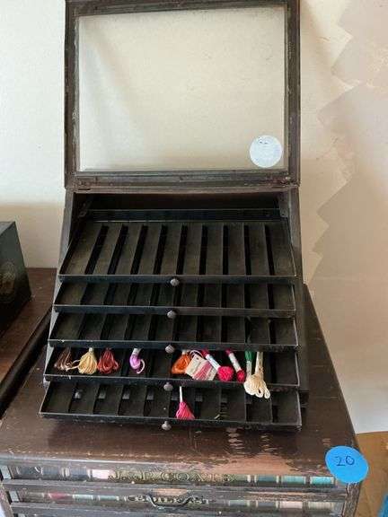 RARE VINTAGE J.&P. COATS COLORS THREAD DISPLAY CASE - SCHULTIS & SON, INC.