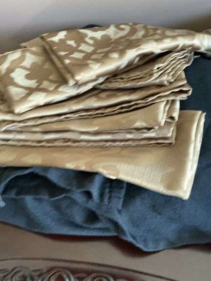 Tablecloth table, liner, napkins, fabric, festive paper plates for ...