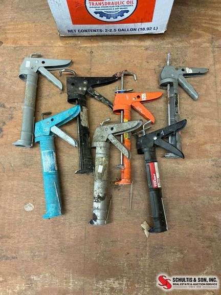 7 Grease Guns - SCHULTIS & SON, INC.