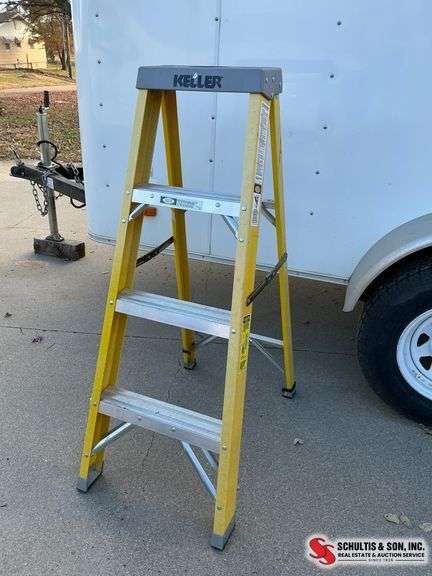 Keller 4-Foot Step Ladder - SCHULTIS & SON, INC.