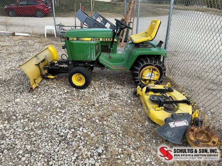 John Deere 318 Tractor - SCHULTIS & SON, INC.