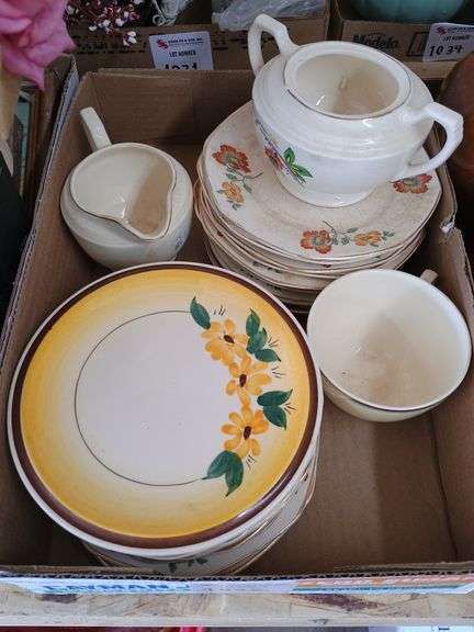 assorted porcelain kitchenware - SCHULTIS & SON, INC.