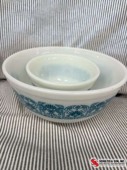 2 pyrex horizon blue mixing bowls - SCHULTIS & SON, INC.