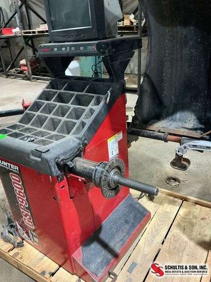 Hunter SPGSP 9600 wheel balancer works with Collett and cones ...