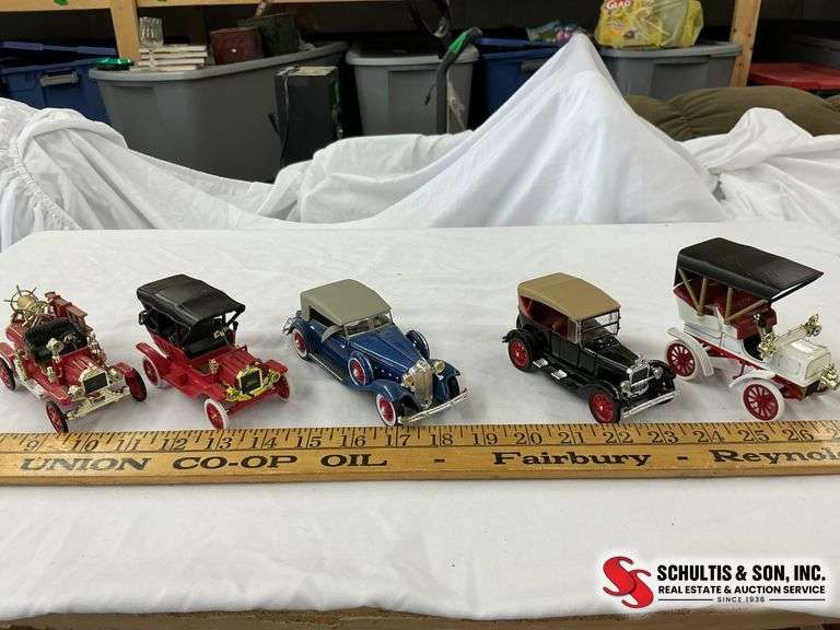 Models of antique cars - SCHULTIS & SON, INC.