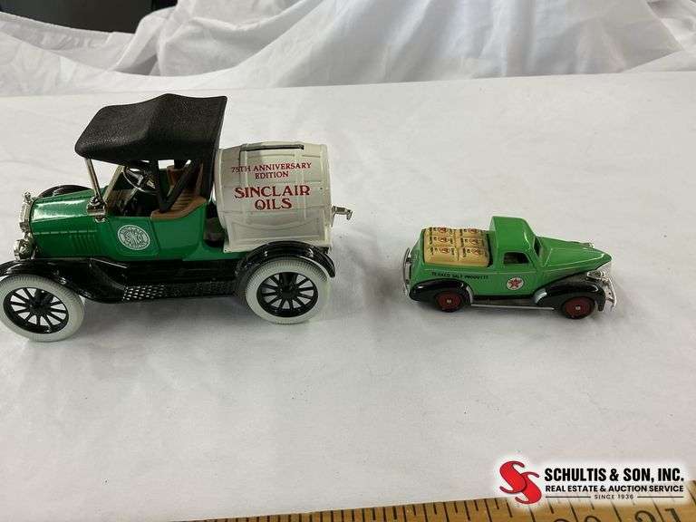 Antique Sinclair model truck - SCHULTIS & SON, INC.