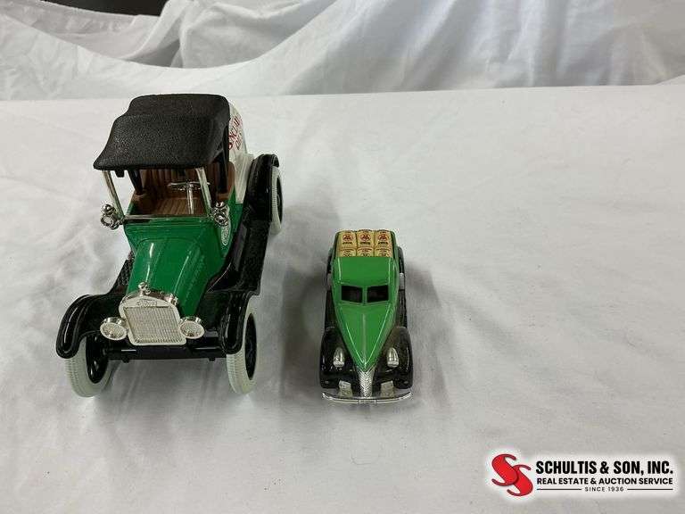 Antique Sinclair model truck - SCHULTIS & SON, INC.