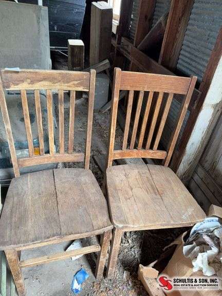 3 oak chairs and 1 kitchen padded - SCHULTIS & SON, INC.