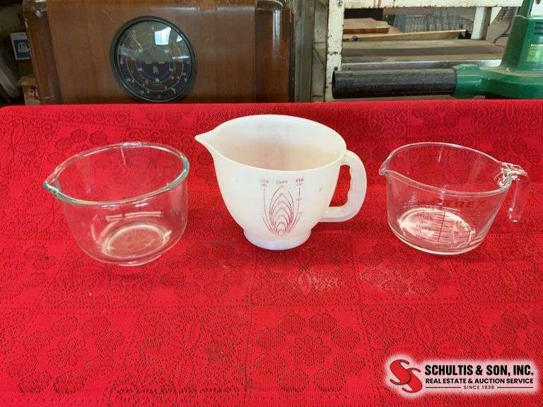 Glass Pyrex measuring bowl- plastic measuring bowl- small glass mixing ...
