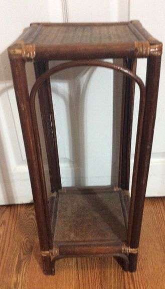 23” Sturdy Rattan Wicker Stand (10 x 10 top) - Sherwood Auctions