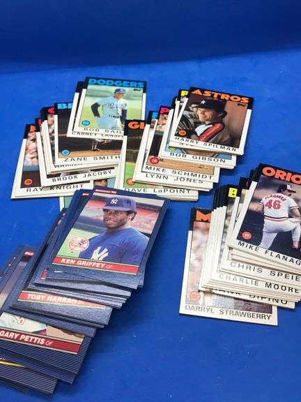 Assorted 1980’s Era Cards - Sherwood Auctions