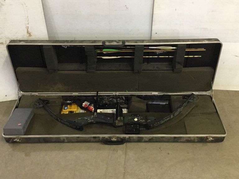 Trebark Compound Bow, Case & Accessories - Sherwood Auctions