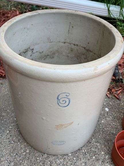 Redwing Union Stoneware crock + plastic planters - Sherwood Auctions