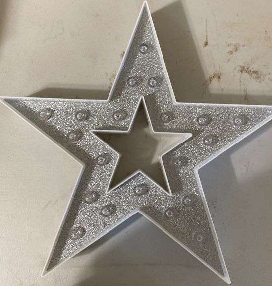 Lit Star Decor - Sherwood Auctions