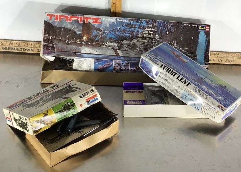 (3) Model Kits - Sherwood Auctions