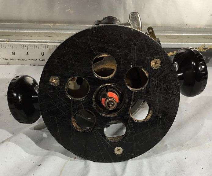 Porter Cable Corded Router Has Power - Sherwood Auctions