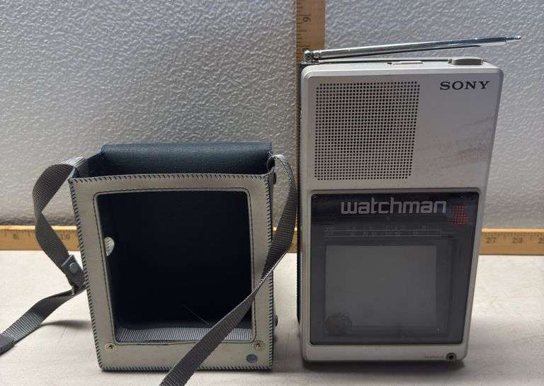 Watchman Sony Portable Audio & Video Tv & Case - Sherwood Auctions