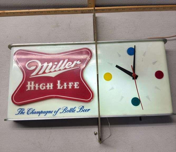 Miller High Life Light Up Sign - Sherwood Auctions