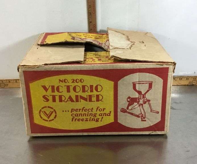 Vintage No. 200 Victorio Strainer - Sherwood Auctions