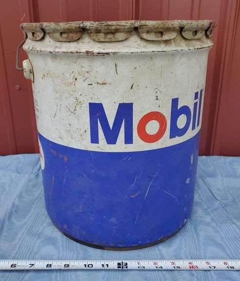 Mobil 5 Gallon Gear Lubricant Can - Sherwood Auctions