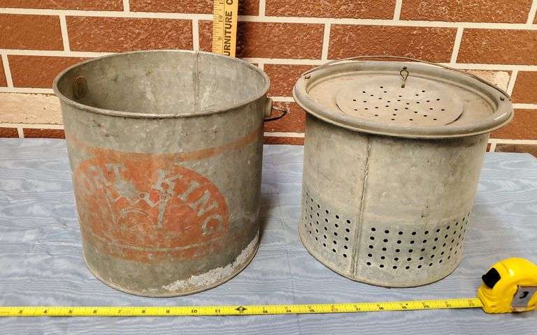 Vintage Metal Minnow Bucket - Sherwood Auctions