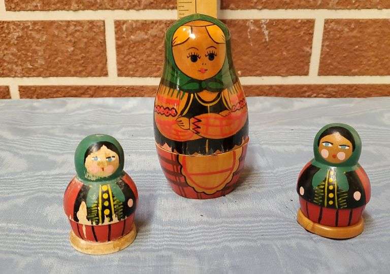 Mini Russian Stacking Dolls 3 Different Sets - Sherwood Auctions