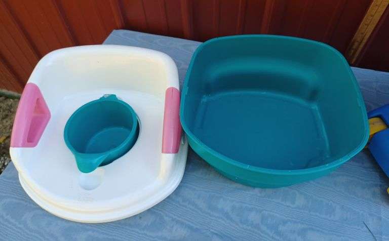 Little Tikes Shopping Cart and Potty Chair - Sherwood Auctions