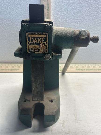 Dake Model 001 Single Lever 1 Ton Compact Press - Sherwood Auctions