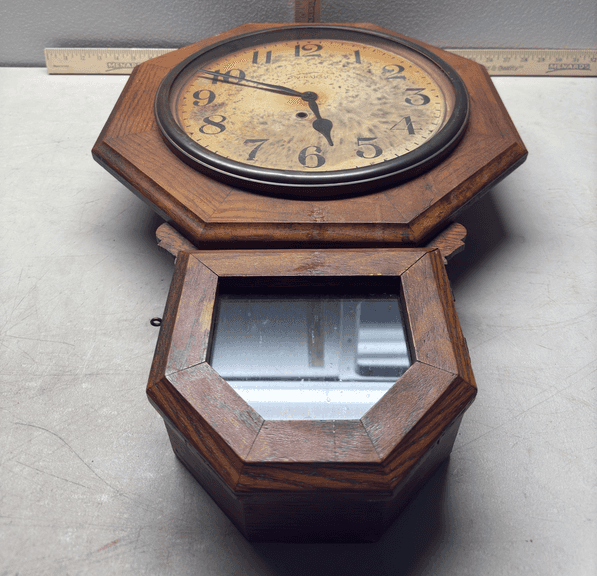 Ingraham Clock - Sherwood Auctions