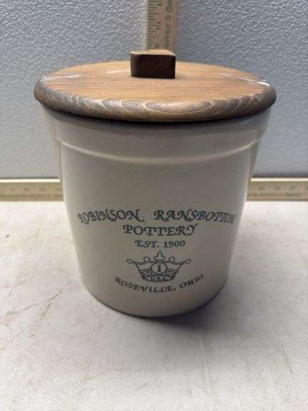 Robinson Ransbottom Pottery Jar - Sherwood Auctions