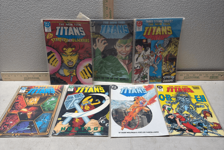 DC The New Teen Titans Comics - Sherwood Auctions
