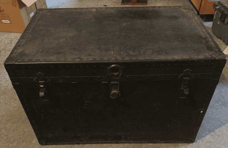 Large Crate/Chest - Sherwood Auctions