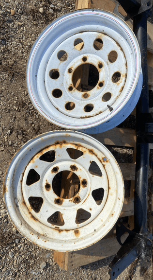 6 Bolt Trailer Rims - Sherwood Auctions
