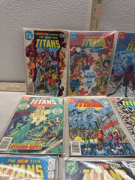 DC The New Teen Titans Comics - Sherwood Auctions