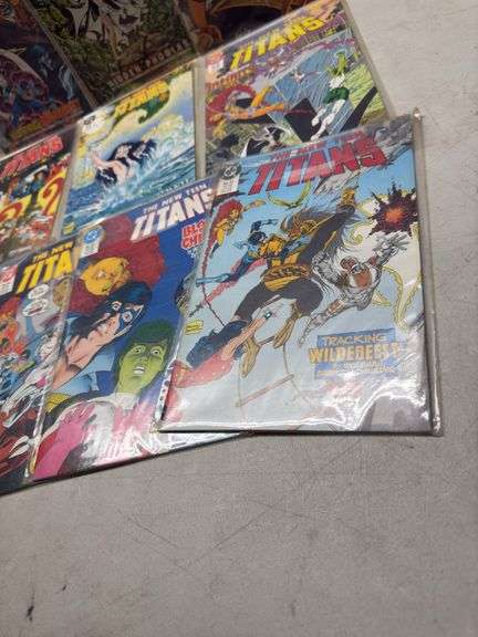 DC The New Teen Titans Comics - Sherwood Auctions