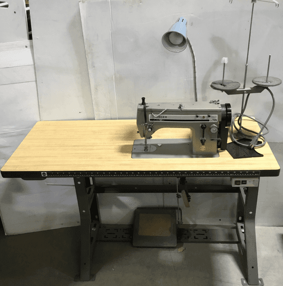 Singer Sewing Machine with Table (has power when plugged in) - Sherwood ...