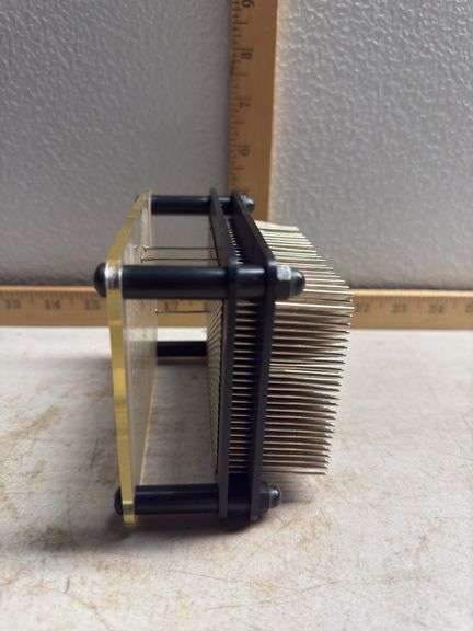 Classic Pin Pressions 3D Toy - Sherwood Auctions