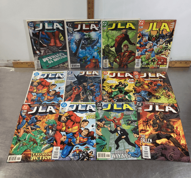 Stack Of JLA Comic Books - Sherwood Auctions