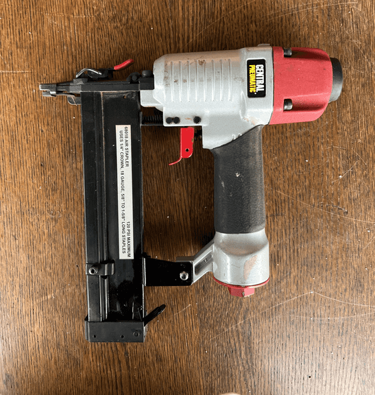 Central Pneumatic 18 Gauge 1/4”Crown Air Stapler - Sherwood Auctions