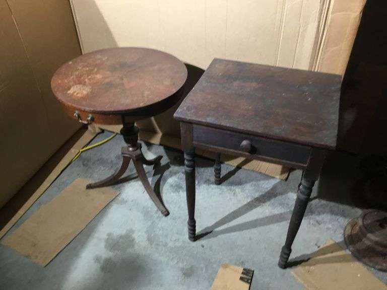 Set of 2 End Tables 29"Hx20"Lx18"W, 27"Hx22"Lx22"D - Sherwood Auctions