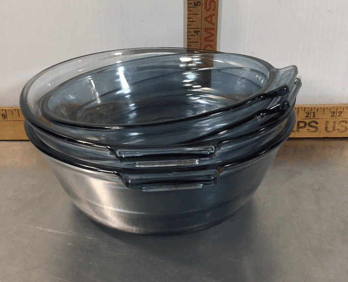 4 PYREX Flame Ware Baking Dishes - Sherwood Auctions