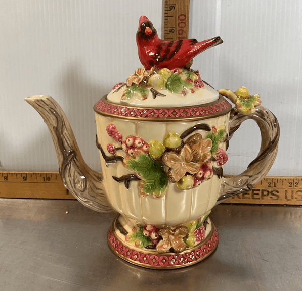 Lefton Tea Pot - Sherwood Auctions