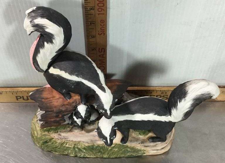Vintage 1978 Ski Country Skunk Family Decanter 750ml - Sherwood Auctions
