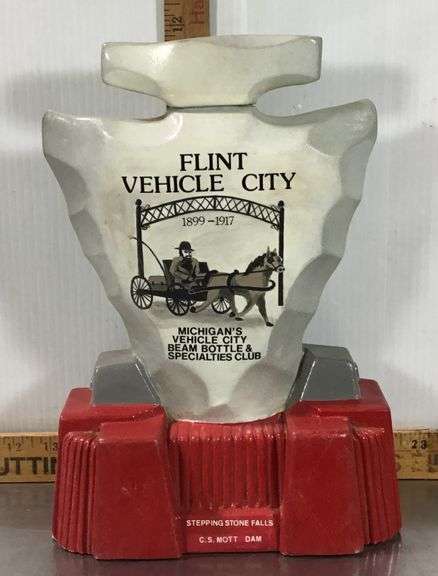Flint Vehicle City 1899-1917 Statue - Sherwood Auctions