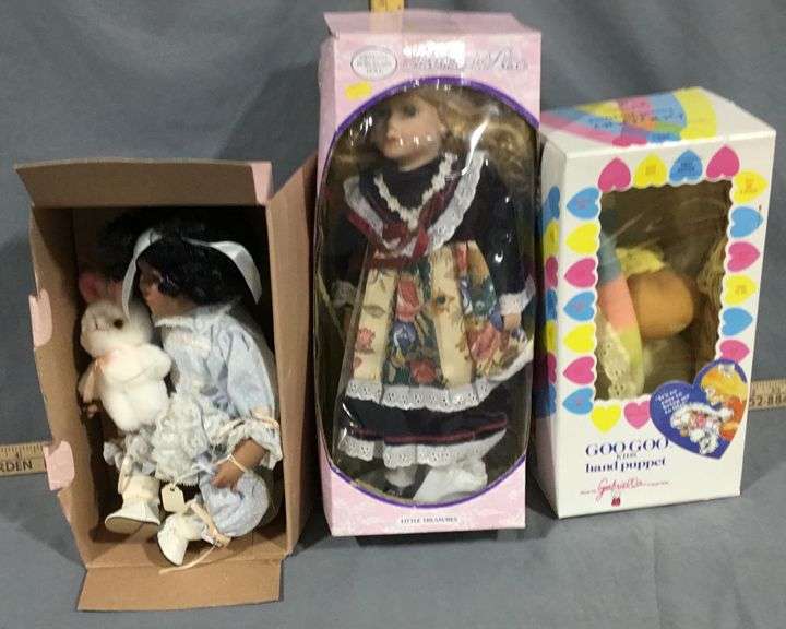 Porcelain Dolls& Hand Puppet - Sherwood Auctions